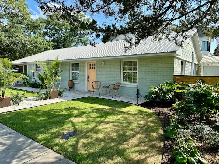 The Village Cottage - Mount Pleasant, SC