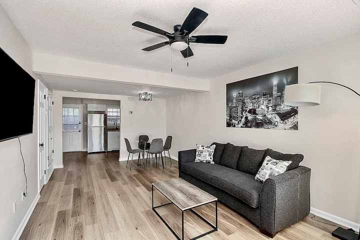 Modern Oasis Close To South End - Piper Glen Drive – Charlotte