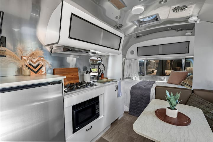 The Cherry Airstream (Visit Mt Shasta) - Dunsmuir, CA