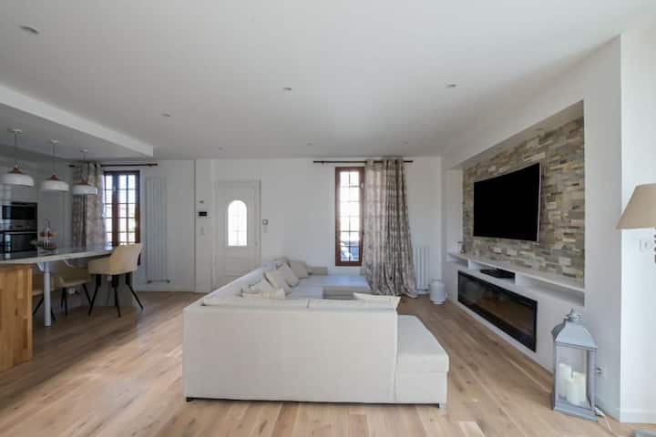 Maison De Ville Idéal Pour Vos Séjours En Famille - Chelles