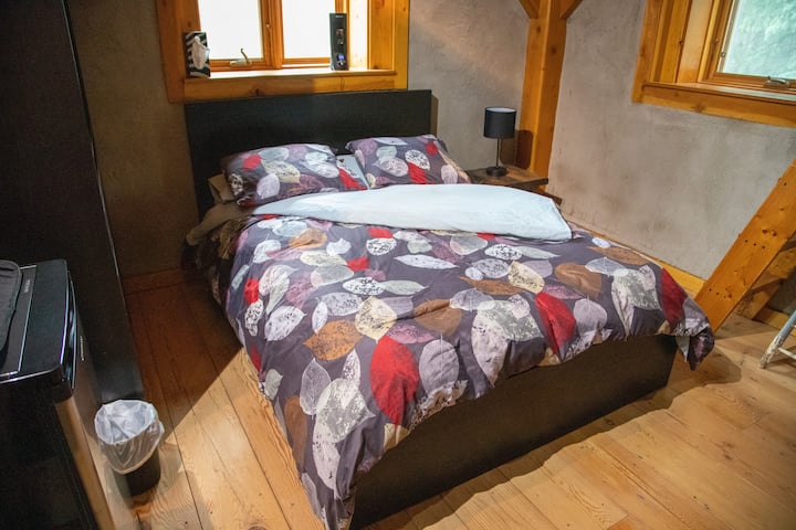 Cozy Bales Straw Bale Home Gray Room With Loft - Hinton, AB, Canada