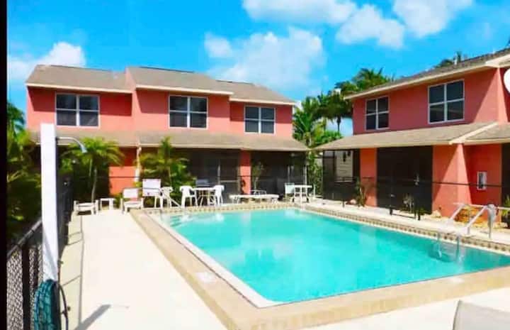 Beautiful Townhome Near Sanibel - Punta Rassa, FL