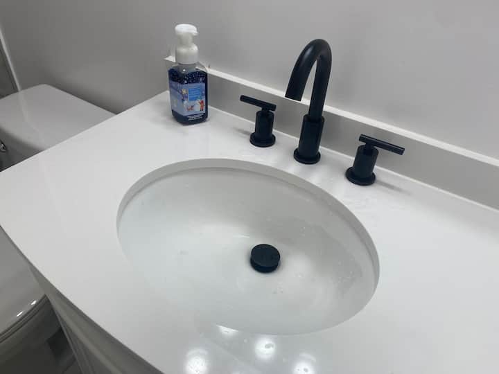 Private Bath - Q+t Bedroom W&d Wifi Near Dulles - Ashburn, VA