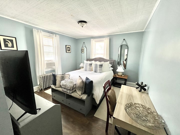 Entire 3 Bedroom Apartment With Beautiful Garden - Newark, NJ