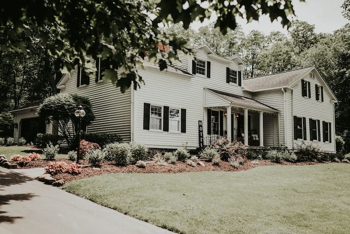 The Bond 1835 Farmhouse - Skaneateles, NY