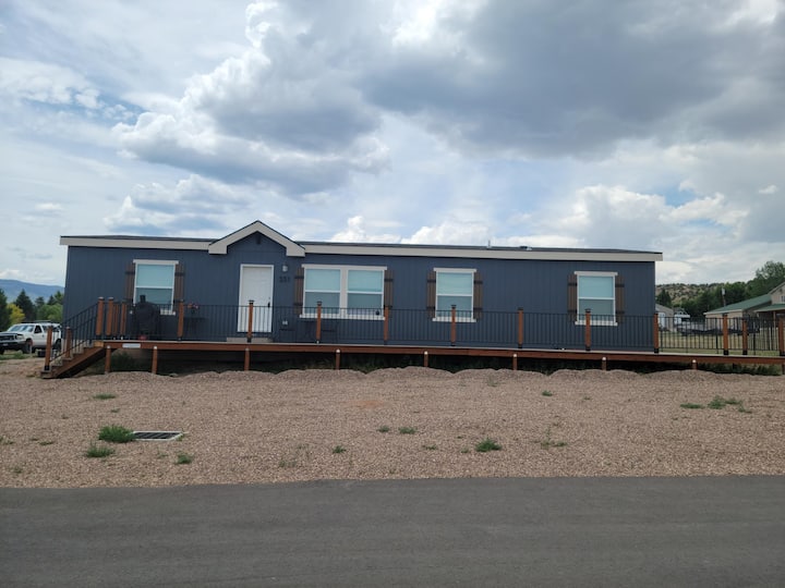 New Lake House With Gorge View - Manila, UT