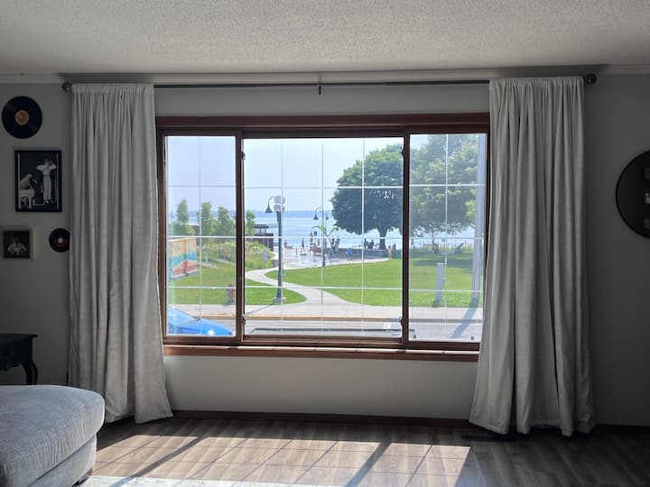 Elly's Downtown Lakeview Loft - Clear Lake State Park, Clear Lake