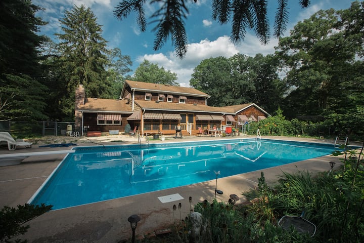 Manasquan Farm House Near Beach - Point Pleasant, NJ