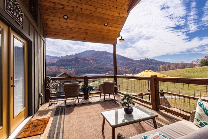 Fall Escape + Hot Tub + Mtn Views - Bryson City, NC
