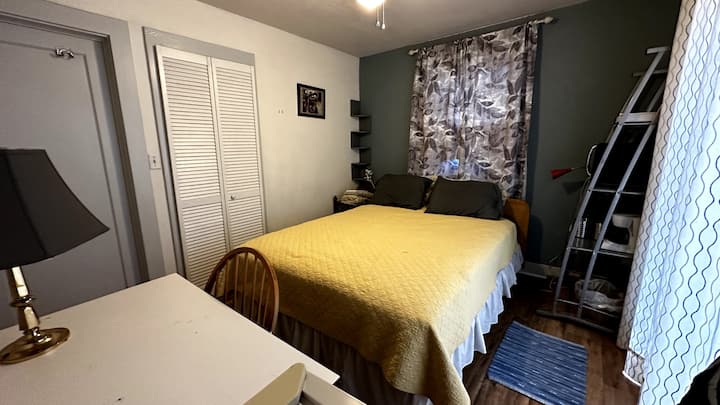 Gold Mining Era Home, Cozy Room - Grass Valley, CA