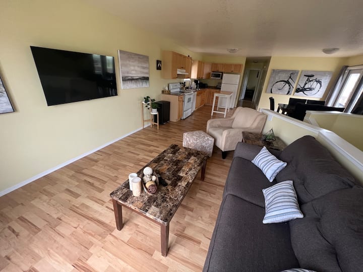 Spacious 2 Bed House - New Beds & Fast Wifi - Westlake