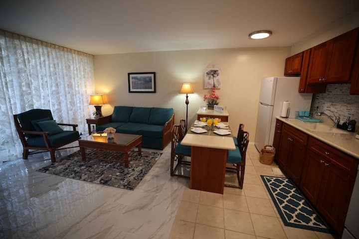 Fantastic 1 Bedroom / 1 Bathroom - ホノルル