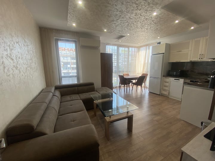 Cozy 1-bd Apt Near Plovdiv Fair Private Parking - Plovdiv