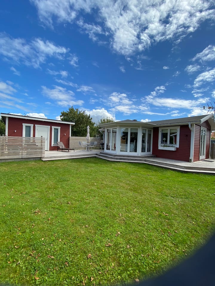 Röd Stuga Nära Havet - Mellbystrand