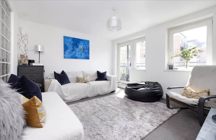 Stylish 1 Double Bed Flat Free Parking - Edinburgh