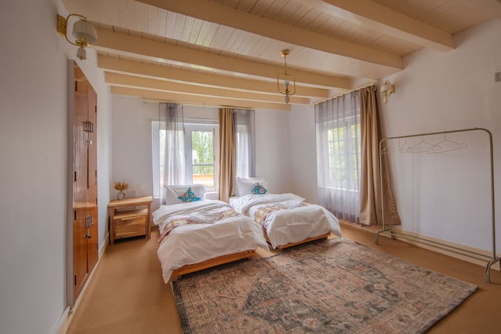 Charming Double Room (With Bathroom Ensuite) - 列城