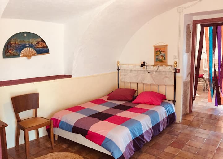 Gîte Dans Vieille Ferme Au Calme - Berrias-et-Casteljau