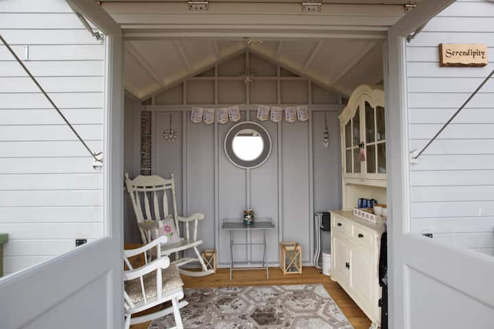 Serendipity Beach Hut - Gorleston-on-Sea