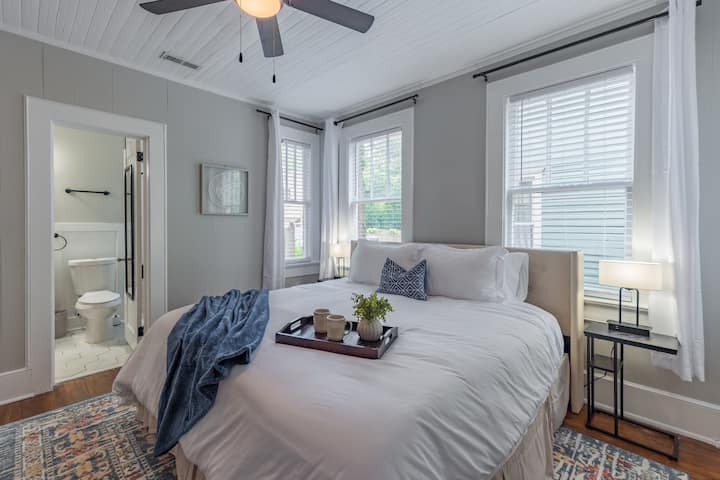 Restful Duplex | Mins To Main St - Columbia