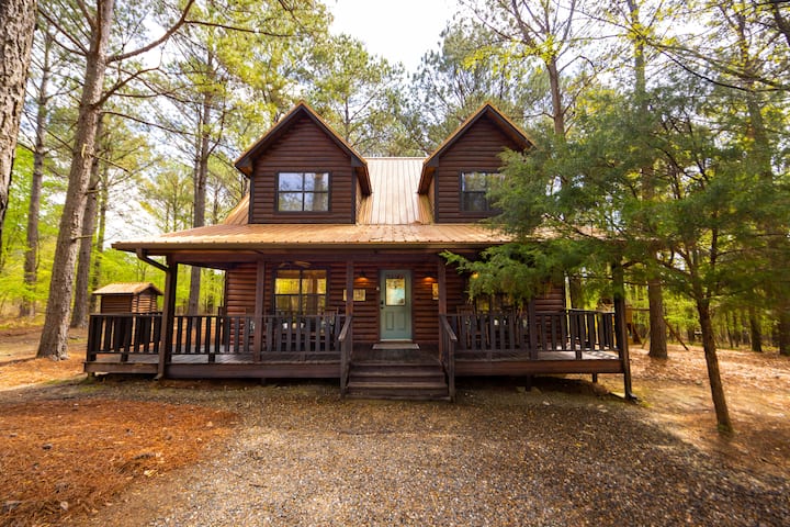 Redwood Retreat 4 Bed, Sleeps 8, 1 Acre Getaway - 布羅肯鮑