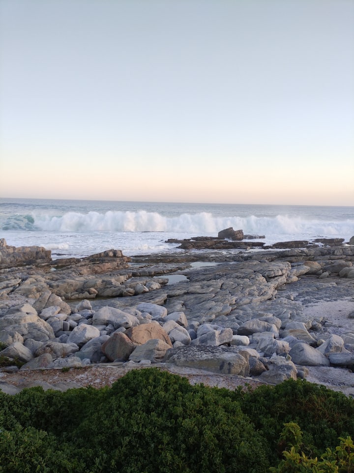 Marineview Getaway:your Ultimate Holiday Awaits! - Hermanus