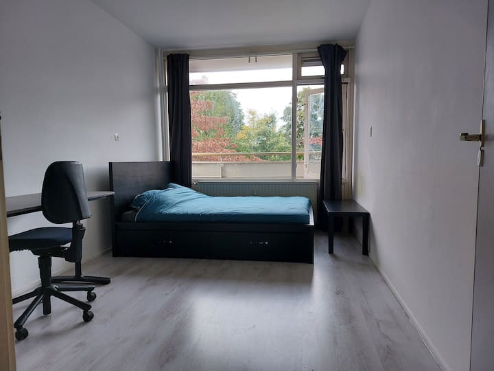 Room With Double Bed Near Metro - Rotterdam