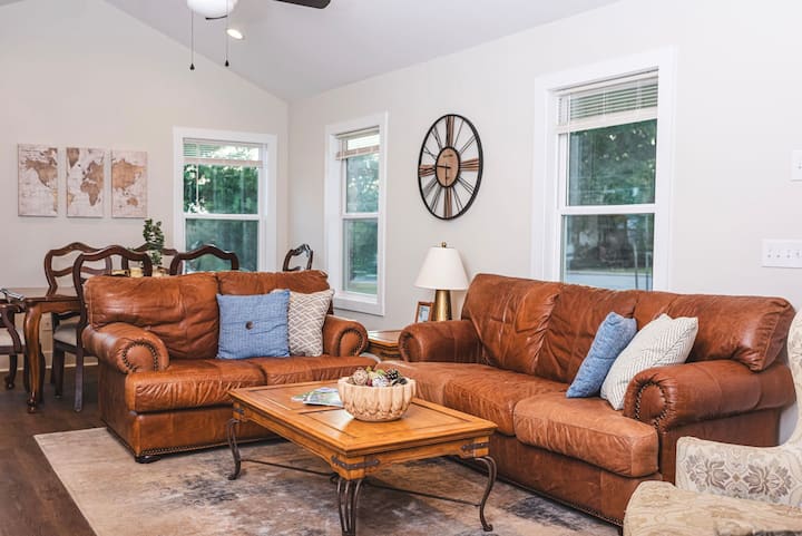 Newly Renovated Greenville Cottage - 3 Bed 3 Bath - Greenville, SC