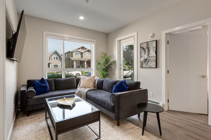 Free Underground Parking, Pet Friendly, Long Term - Calgary