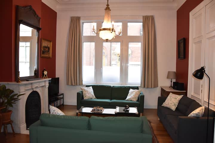 Grande Maison De Maître Avec Véranda Et Jardin - Belgien