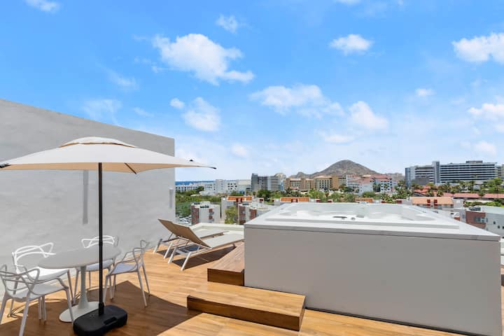 Prime Location Condo - Walk To Beach And Marina! - Cabo San Lucas