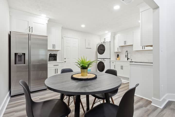 Stylish Athens Home I 2br  By Rhm Home Pro - Athens, GA
