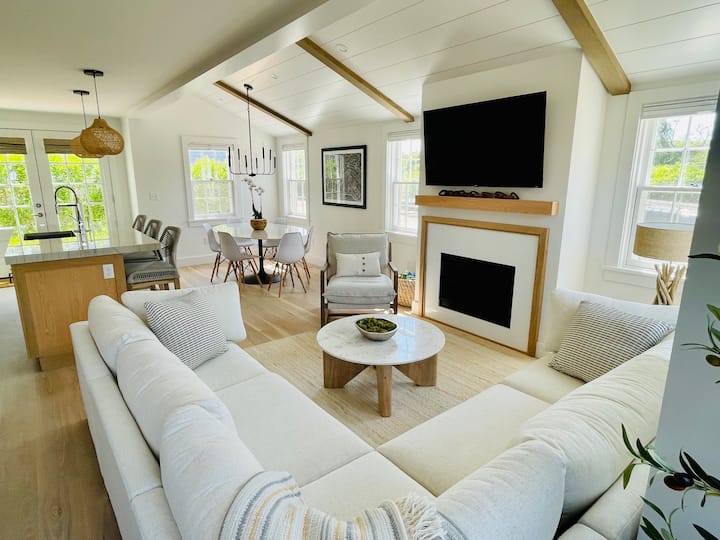 Charming New Construction 4br Cottage In Town - Nantucket, MA