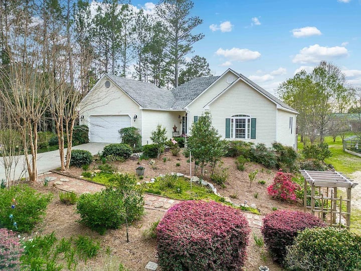 Sleeps 14, Game Room/movie Theater, Hot Tub + More - Lake Sinclair, GA