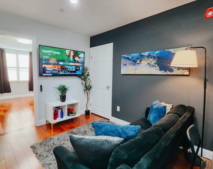 Dlux | 2 King Beds | 55" Tv | Rain Shower | W/d - Aéroport de Philadelphie (PHL)