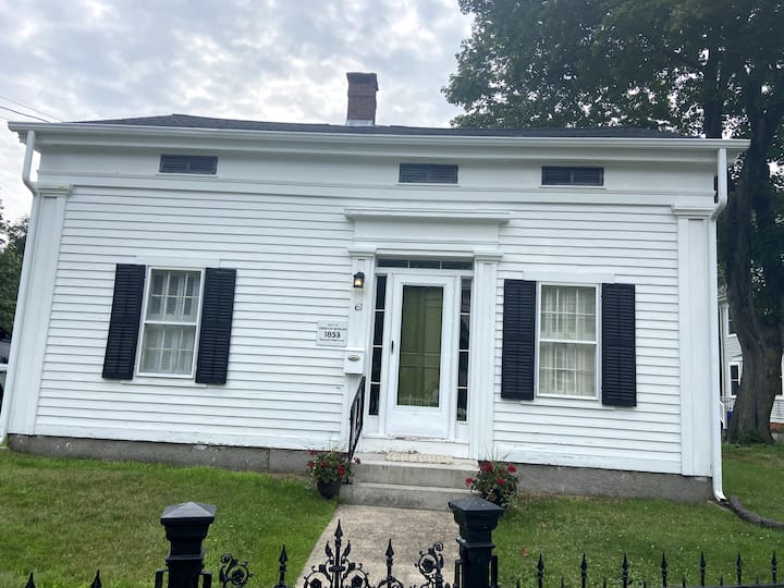 Mystic Morgan House - Mystic, CT