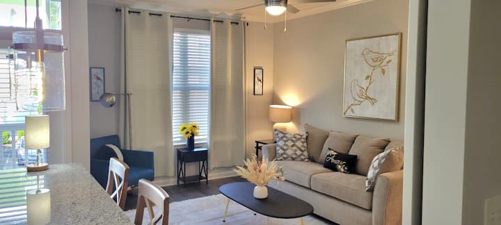 Sunny Whole Apartment Ideal Atlanta Location Safe - アトランタ