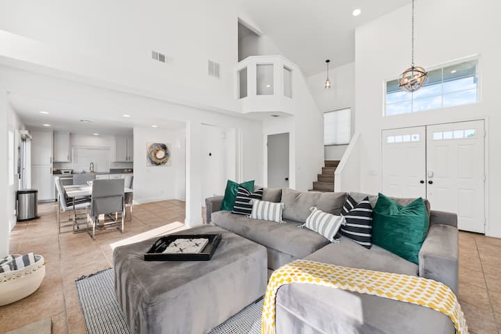 Palm Springs Bach Pad~spa, Pool, Gameroom 6bed - La Quinta, CA