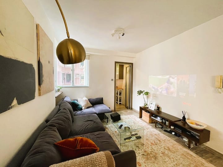Modern Spacious Apartment - Central