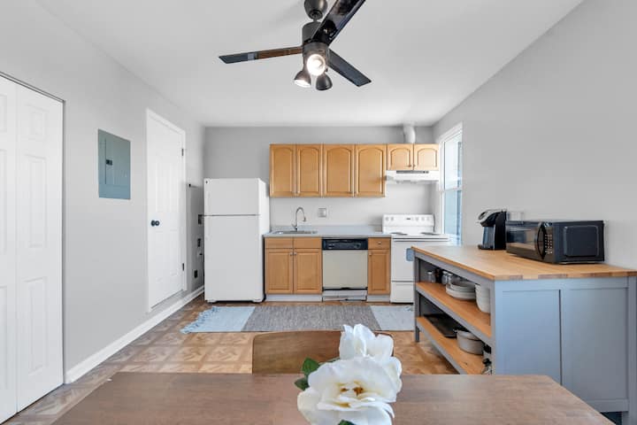 Modern 1 Bd Apt In Baltimore Near Inner Harbor - Baltimore, MD