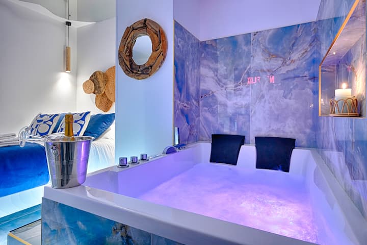 Welcome To Santorini / Jacuzzi - Montgeron
