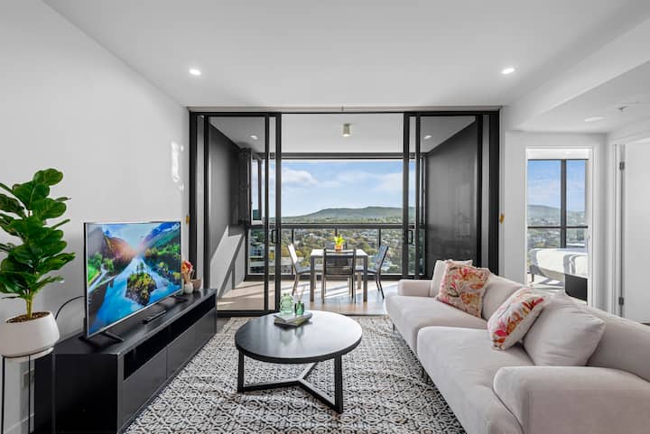 Spacious 3br Near Stadium W Views, Pool & Car Park - オーストラリア ミルトン