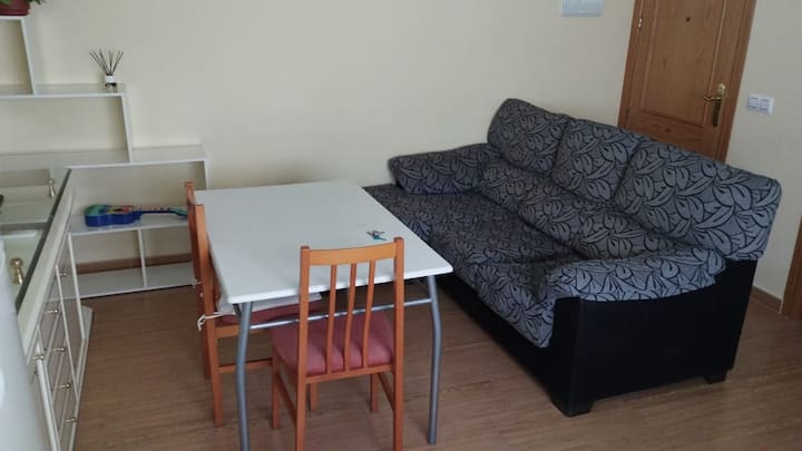 Para 4 Personas 1 Cama Matrimonio Y 2 Individuales - Ciudad Real