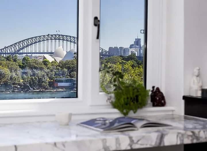 Magnificent Apartment With Harbour Bridge Views! - Sydney