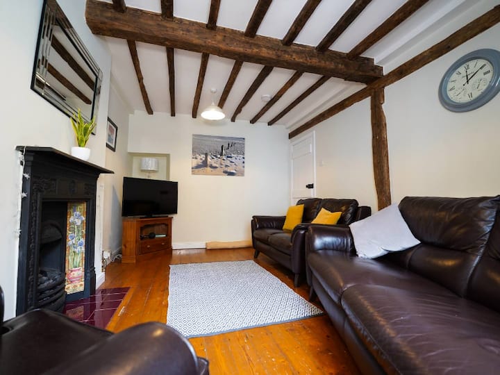 Characterful 3 Bedroom Cottage - Aberystwyth