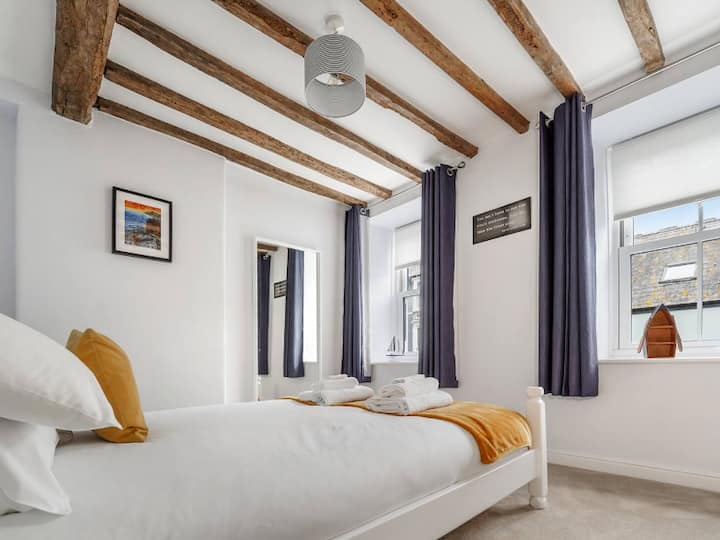 Characterful 3 Bedroom Cottage - アベリストウィス