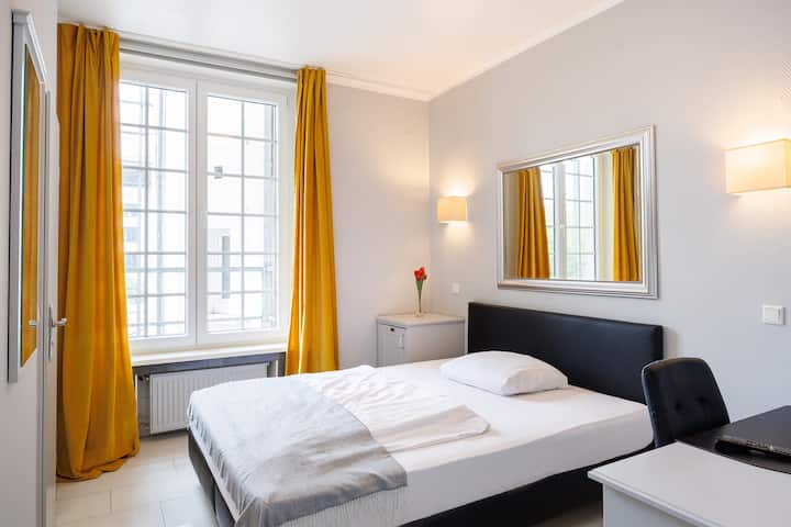 Helles Hotelzimmer 6 - Düsseldorf