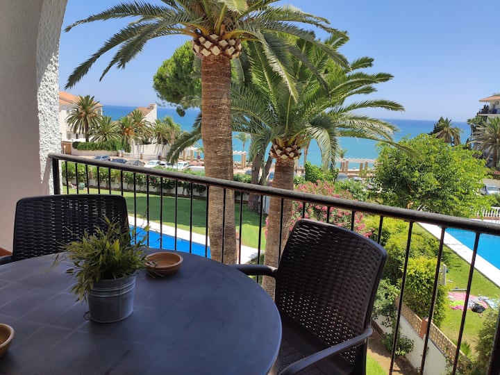 Piso Renovado Frente Al Mar - Nerja