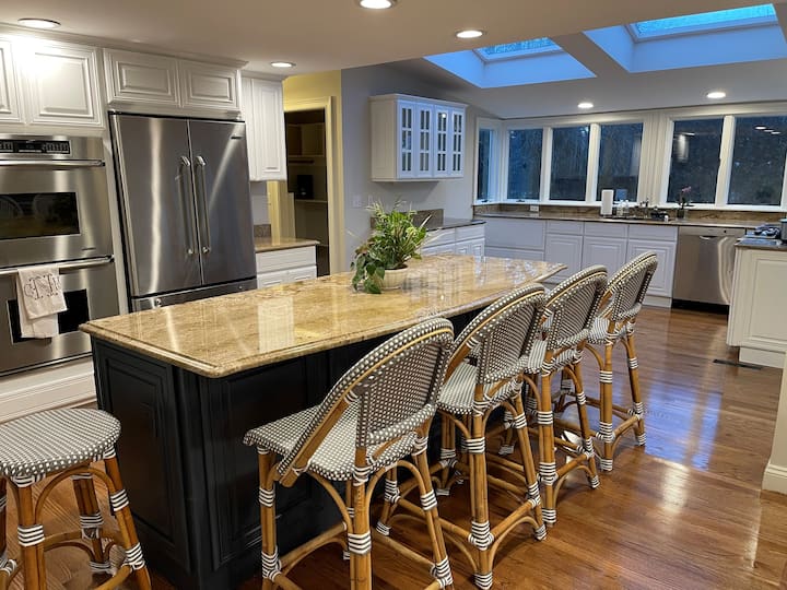 Beautiful Home On The Harbor - Bristol, RI