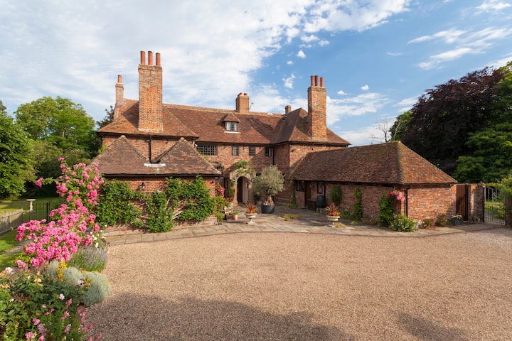 Escape To Your Country Estate - Deal