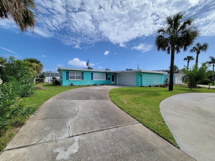 House Just Steps From Beach! - 戴通納海灘